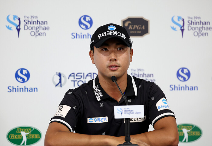 [신한동해2R] 조우영 KPGA 17년 만에 대기록 도전, 13언더파 단독 선두!