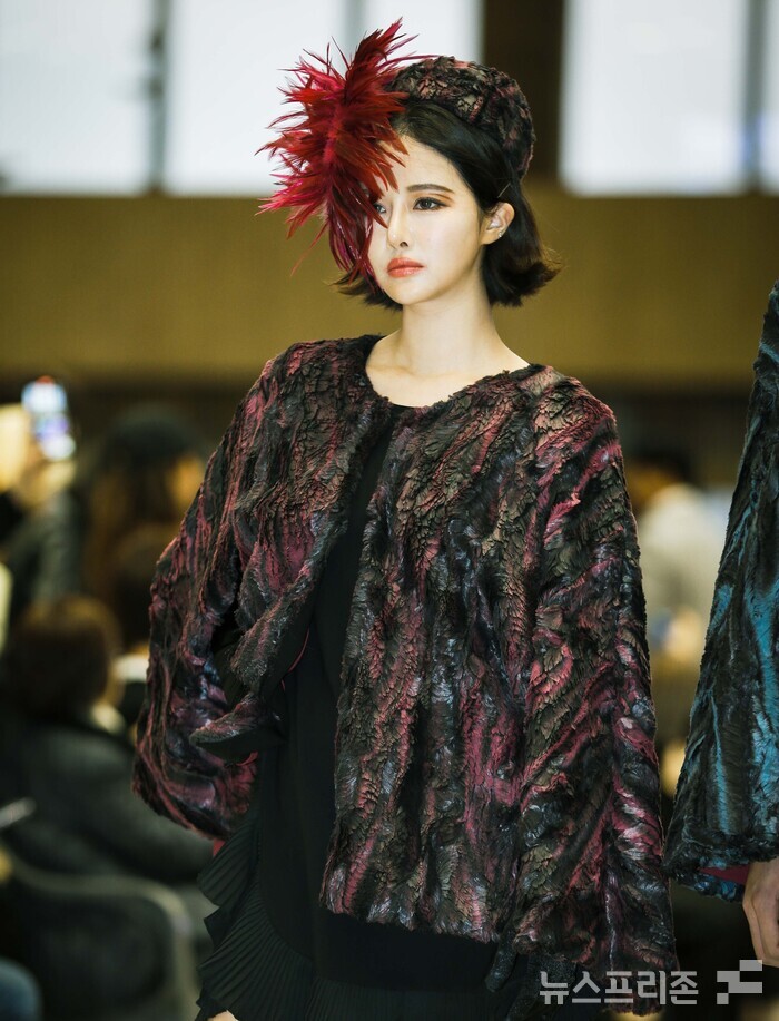 [NF포토] 강한경, ‘카리스마 넘치는 눈빛’(K365 패션쇼)