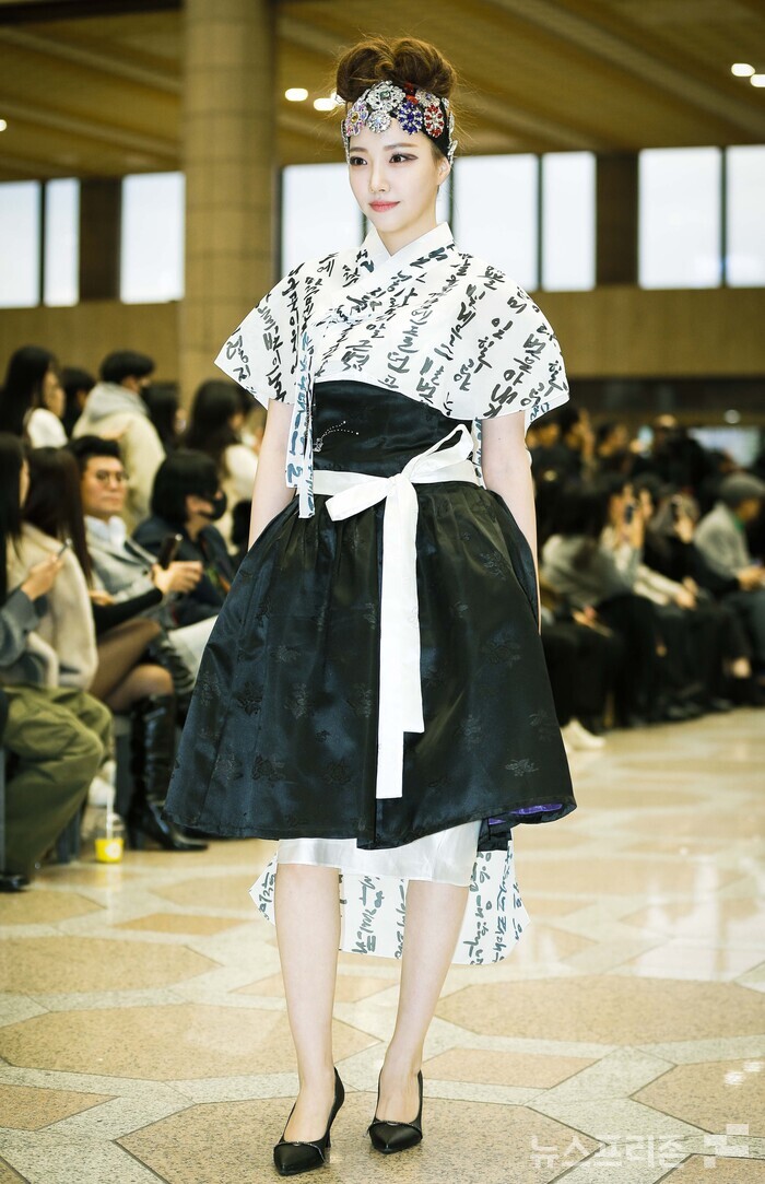 [NF포토] K365 패션쇼, '눈에 띄는 의상'