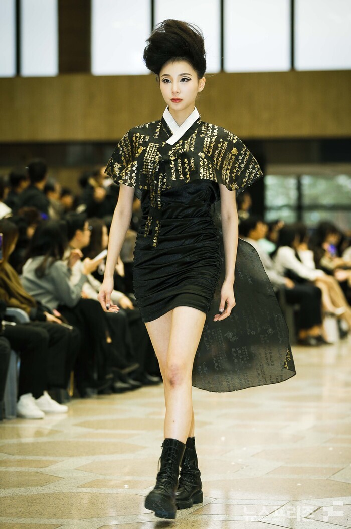 [NF포토] K365 패션쇼, '런웨이도 멋지게~'