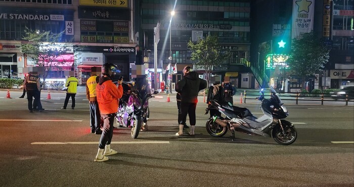 충남경찰청, 한글날 폭주족 102건 단속 현행범체포 오토바이 압수